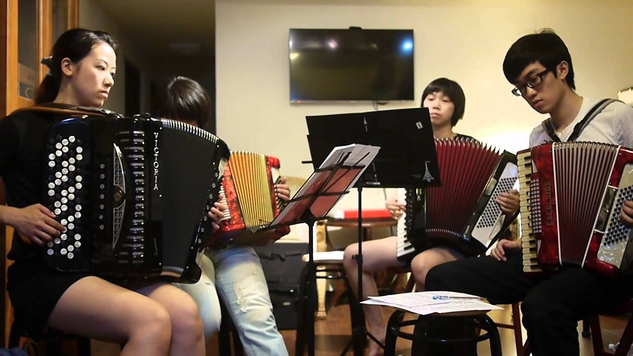 Canon for 4 accordions (Practice) 手風琴卡農 - YouTube