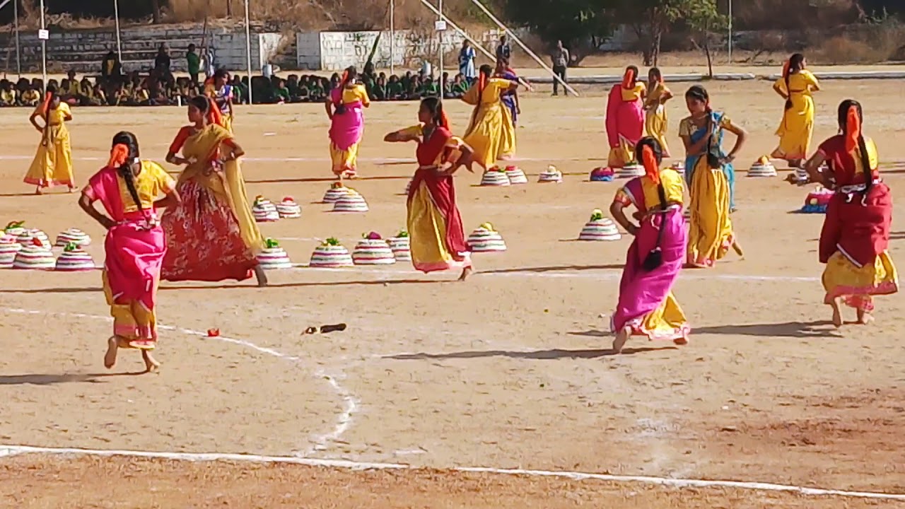 KV Tirumalgiri batkamma dance - YouTube