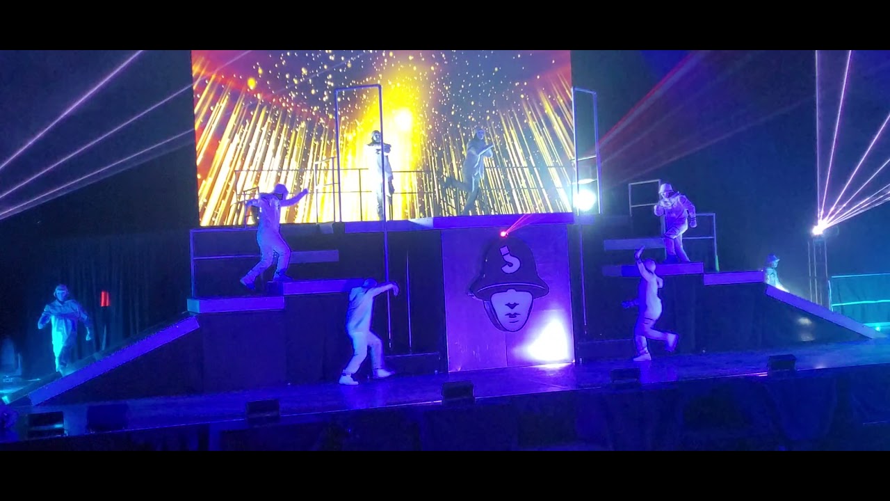 Jabbawockeez Las Vegas Dance Show Part 15 ⚠️Flashing Lights⚠️ - YouTube
