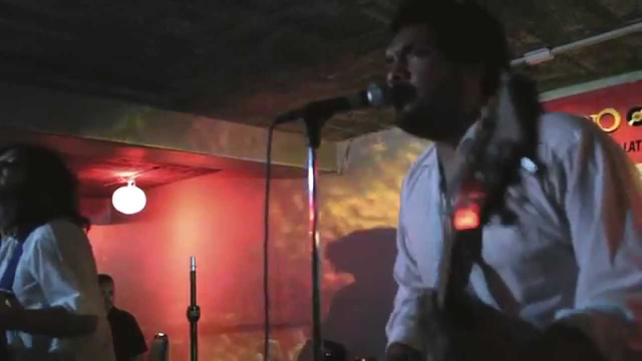 Thee Commons - Su Sonrisa (Live at Barrio Funky) - YouTube