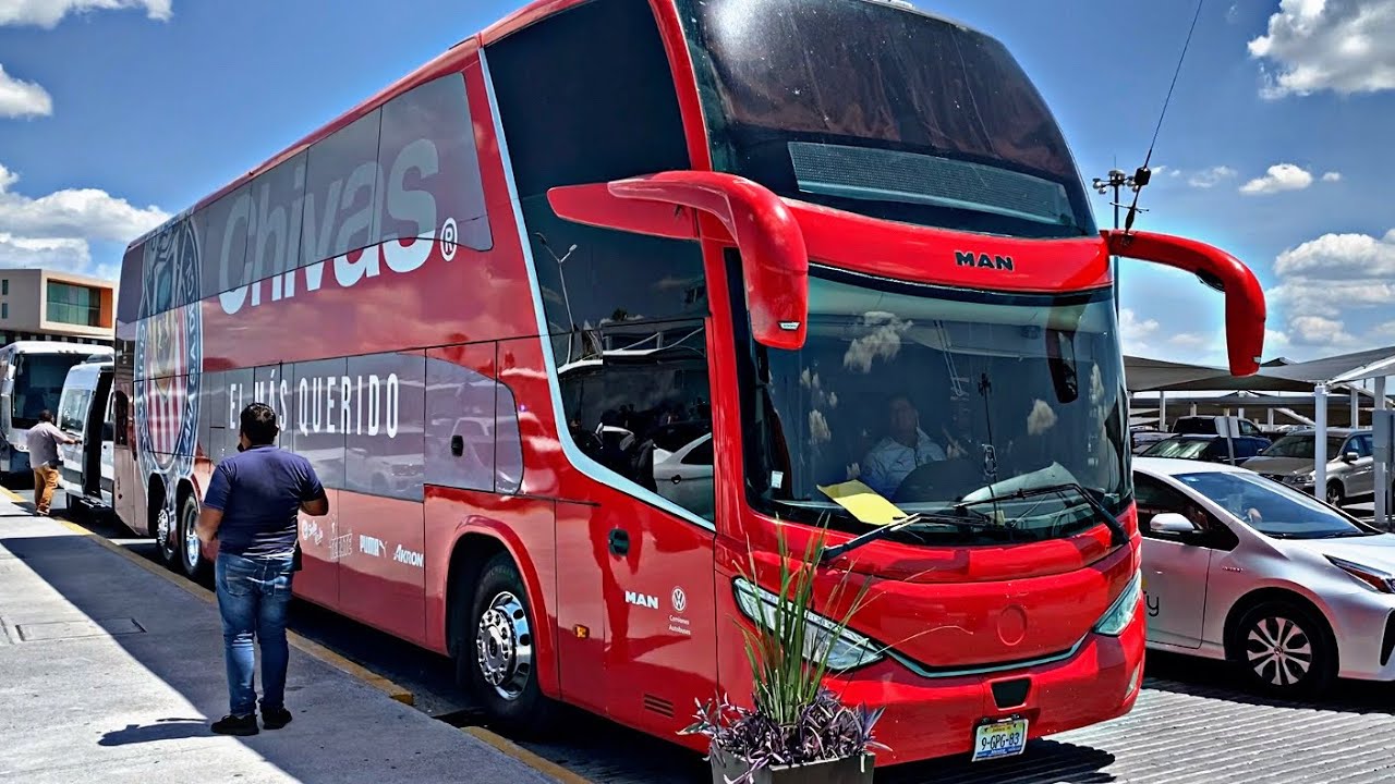 Un Vistazo al Autobús de Chivas - YouTube