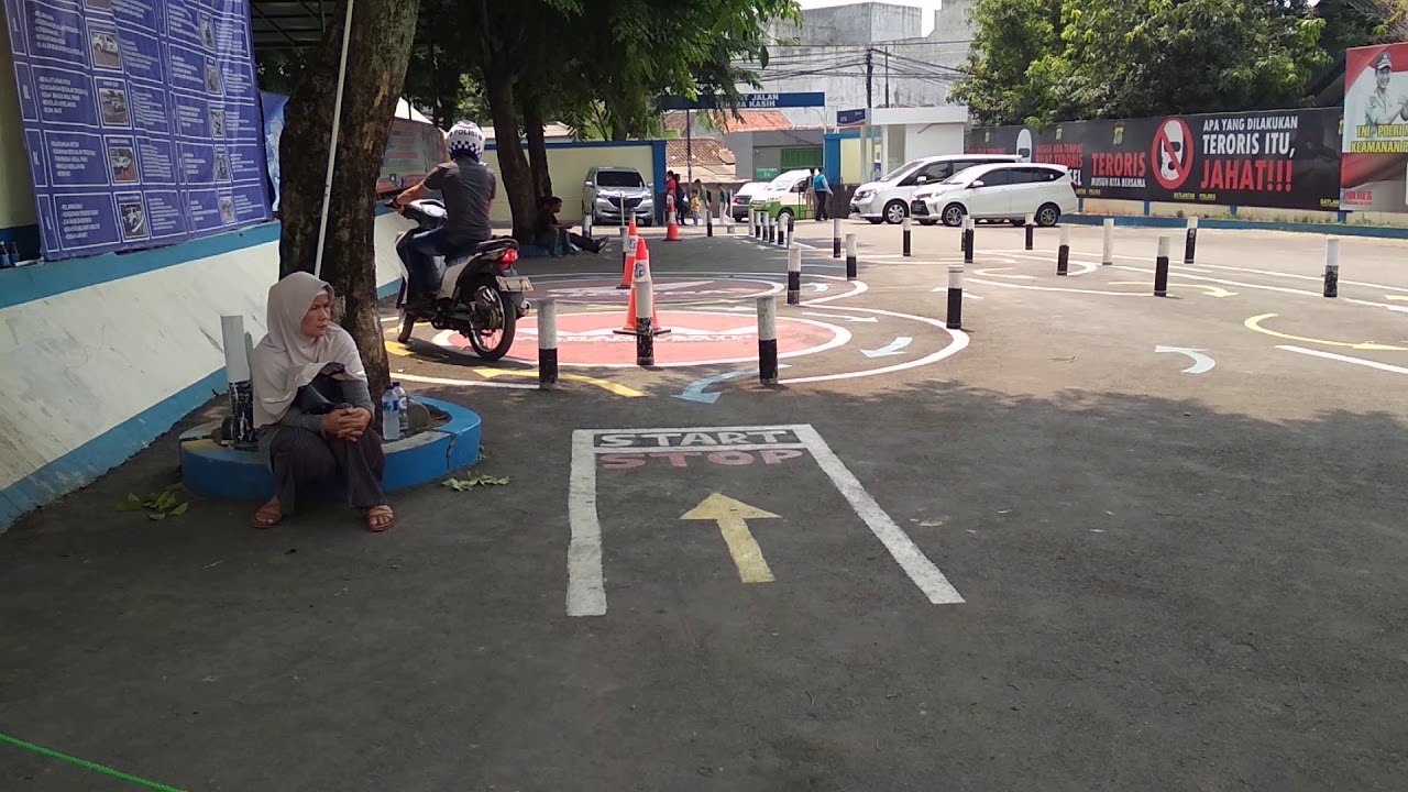 Test praktek bikin SIM motor - YouTube