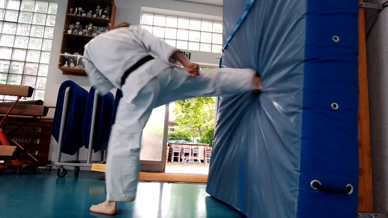 Der Moment des Einschlags - Okinawa-Karate, Chinkuchi ...