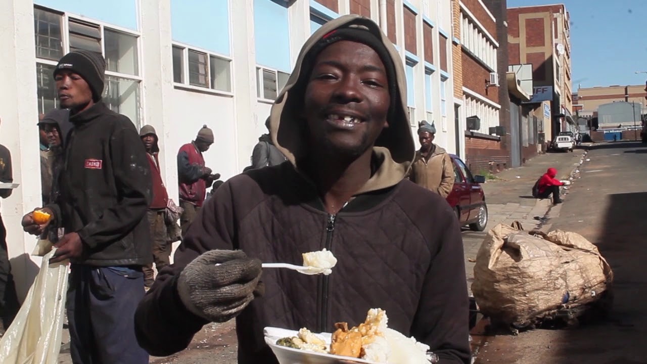 Nyaope smokers getting food - YouTube