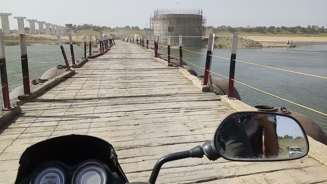 Crossing Floating bridge over Chambal River at Mandrayal (M.P ...