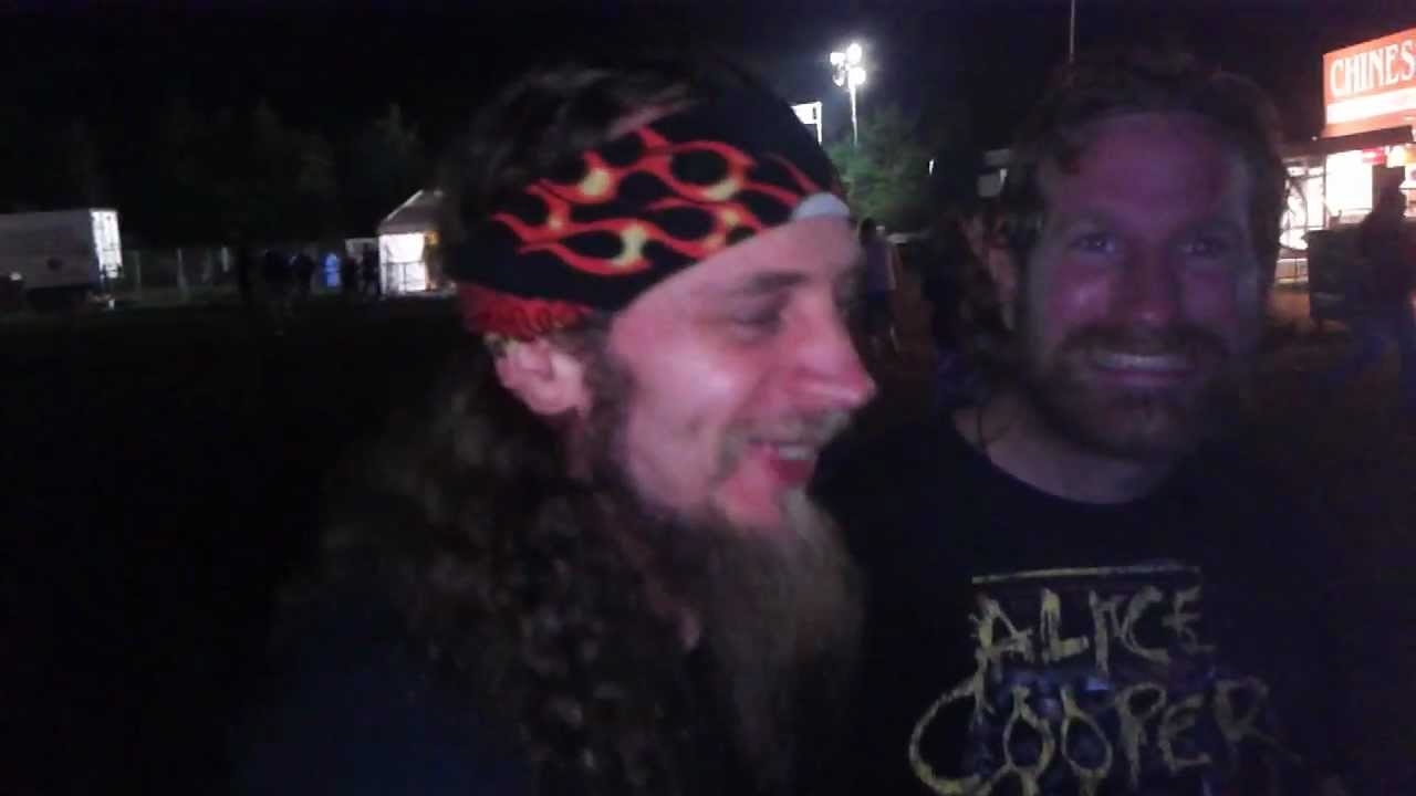 Ol Drake Signs an Arse (Bloodstock Open Air '12). - YouTube