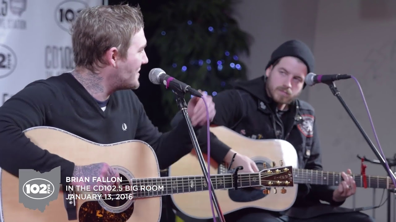 Brian Fallon chats about touring with larger bands - YouTube