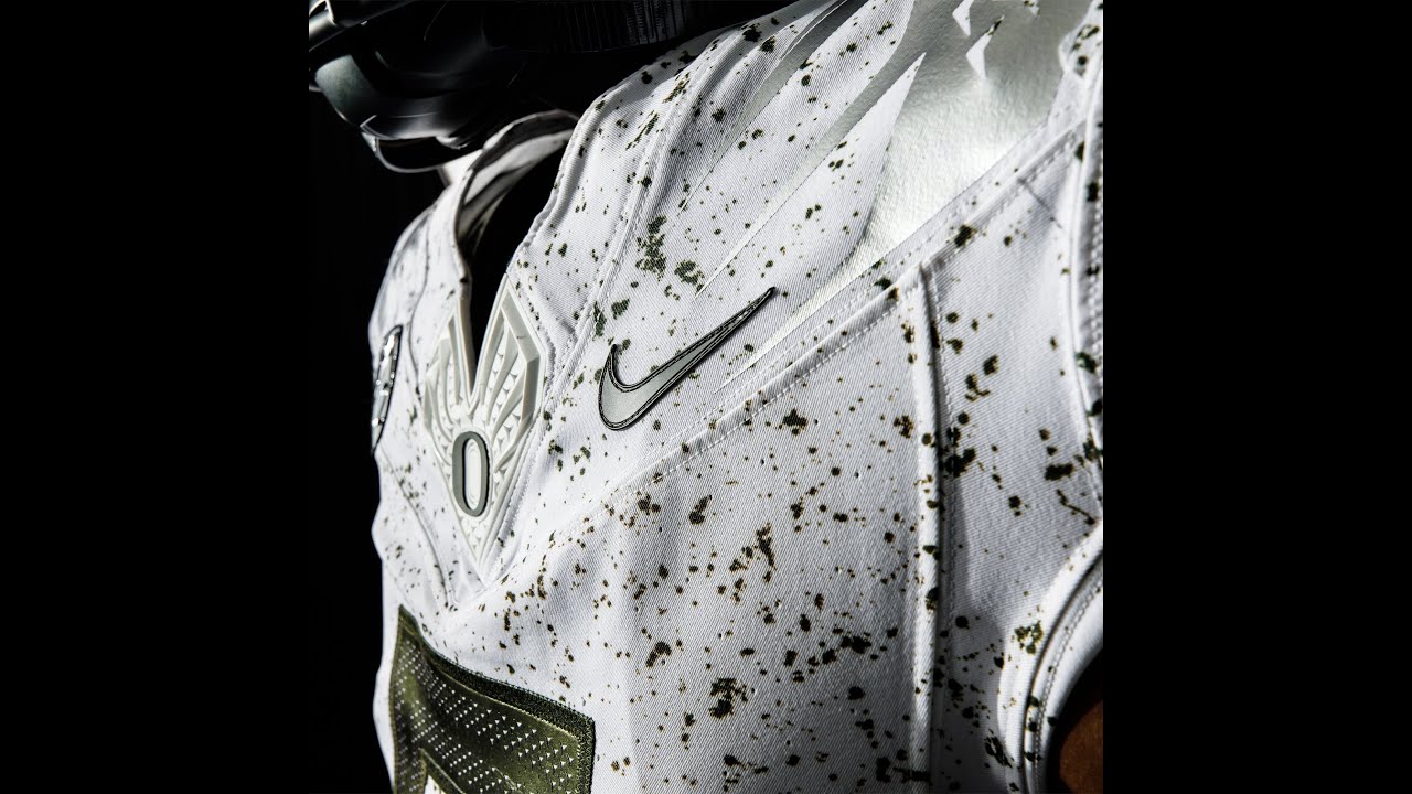 Oregon Ducks Eggshell Uniforms (What do you think?) - YouTube