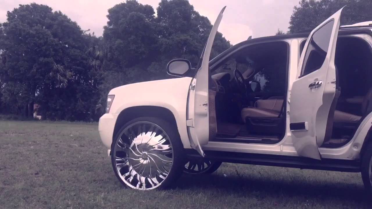 Chevy Tahoe On 32s Starr Wheels - YouTube