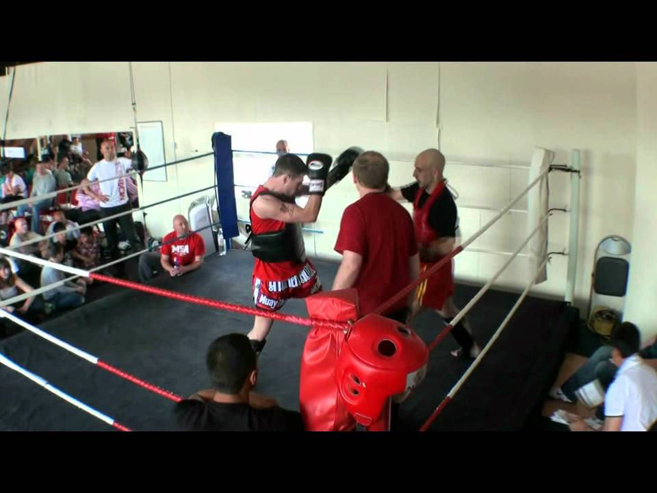 Matty dyer liverpool msa muay thai (Round 1) - YouTube