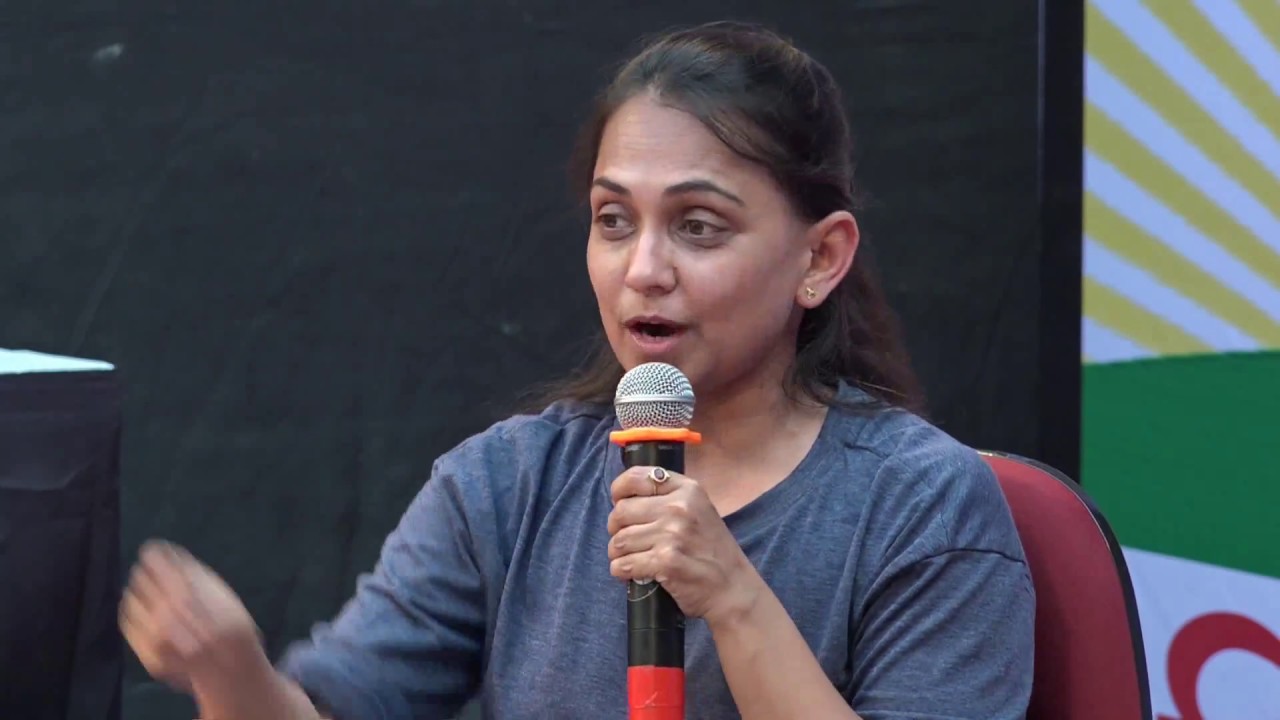 Pen VEDH 2018 - Sucheta Kadethankar - YouTube