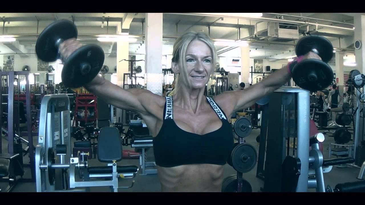 IFBB SABINE BRAUNSTEINER " 1 Week out " - YouTube