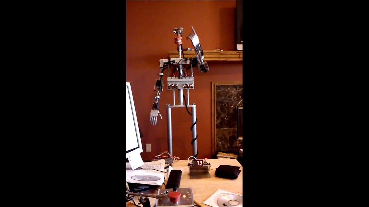 Animatronic robot bob - YouTube