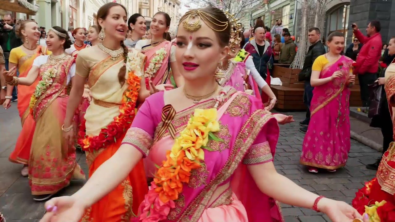 Hare Krishna kirtan - best kirtan hare krishna bhajan - kirtan song ...