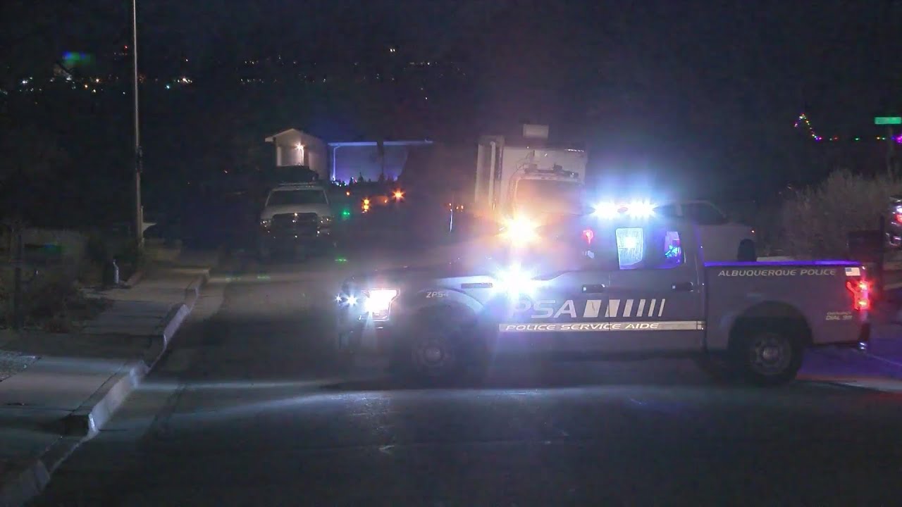 APD responds to SWAT situation in northeast Albuquerque - YouTube