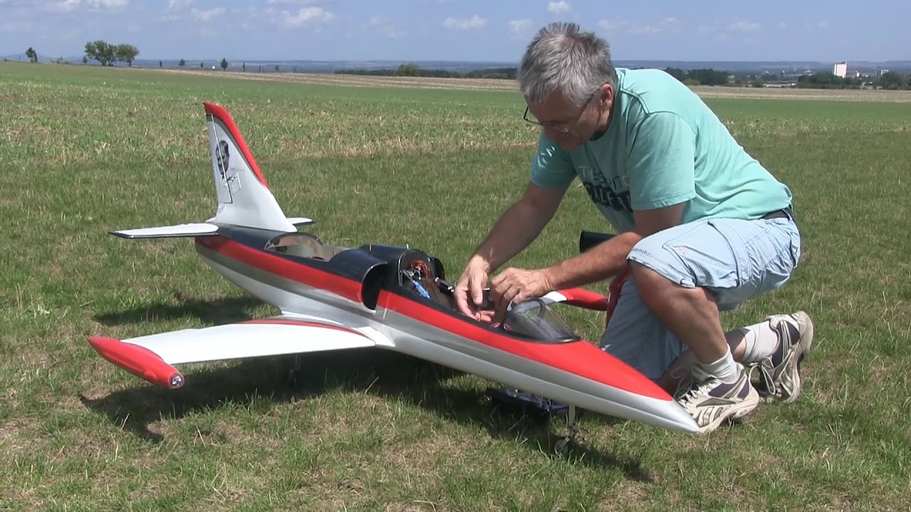 RC L-39 Albatros, Cmodels, M70XBL - 4.test na zemi - YouTube