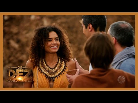 Radina vai embora do Egito com os hebreus e encontra os amigos no deserto | OS DEZ MANDAMENTOS