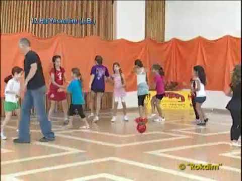 Shneim Asar Ha'Yerachim - Dance | שנים עשר הירחים - ריקוד - YouTube