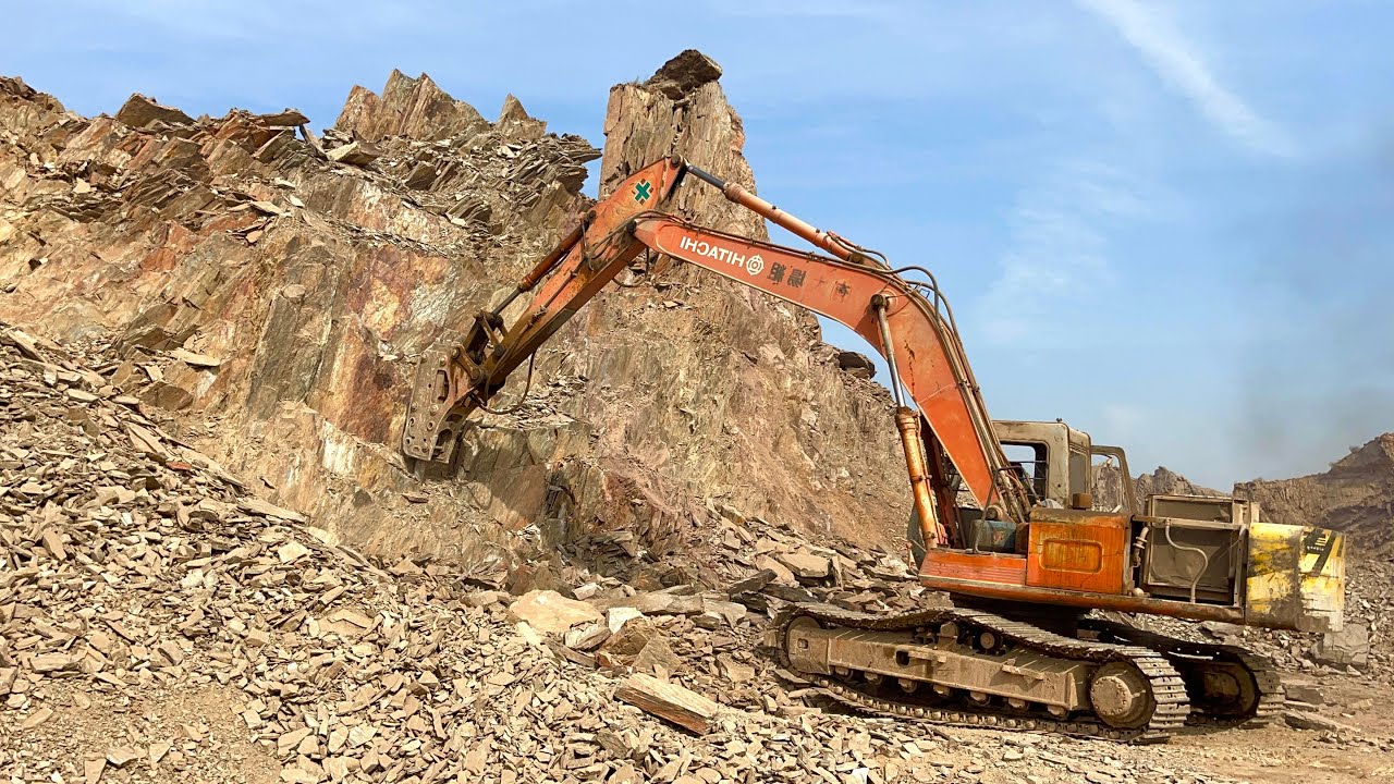 Excavator vs Mountain! Dangerous High-Altitude Work – Extreme Heavy ...