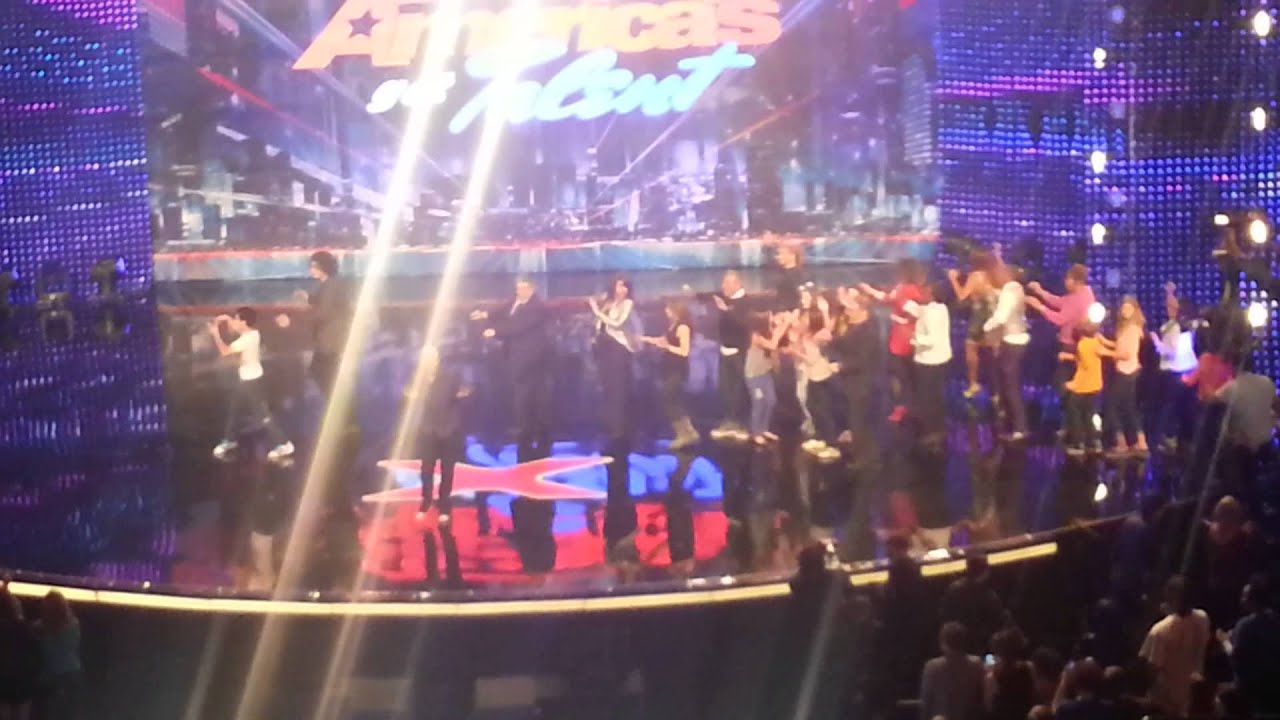 Americas Got Talent (AGT) - Chicago Audition (Judges take the floor ...