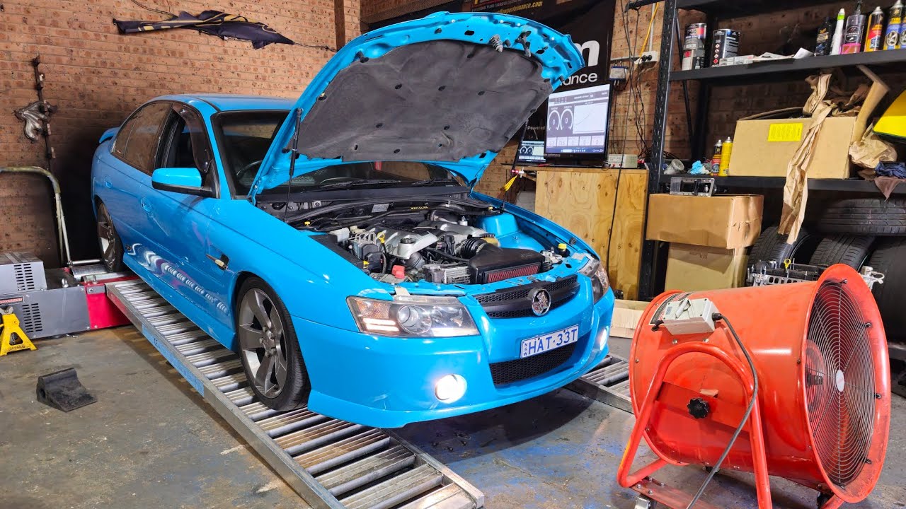 VZ SS LS1 294rwkw Dyno Run - YouTube