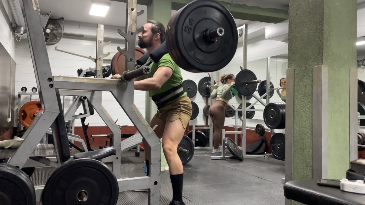 Hatfield Squats 152 kg x 11 (334 lb) - YouTube