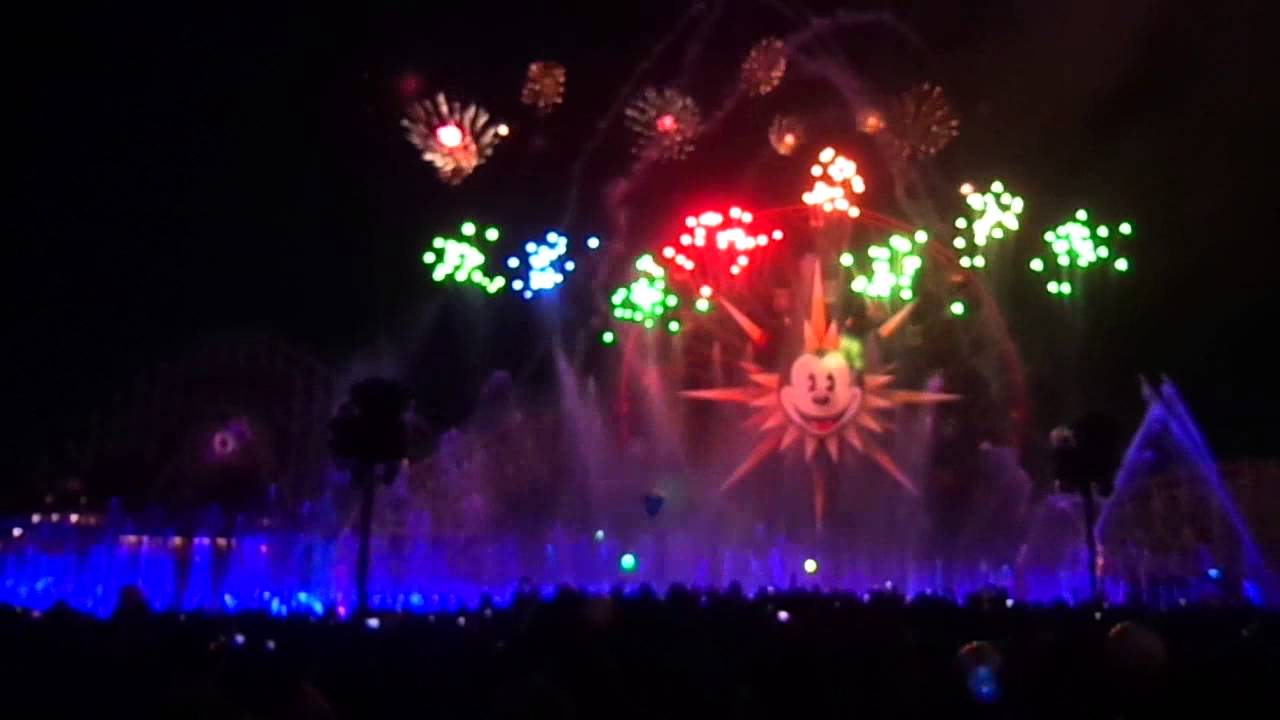 Happy New Year 2014 - World Of Color - YouTube