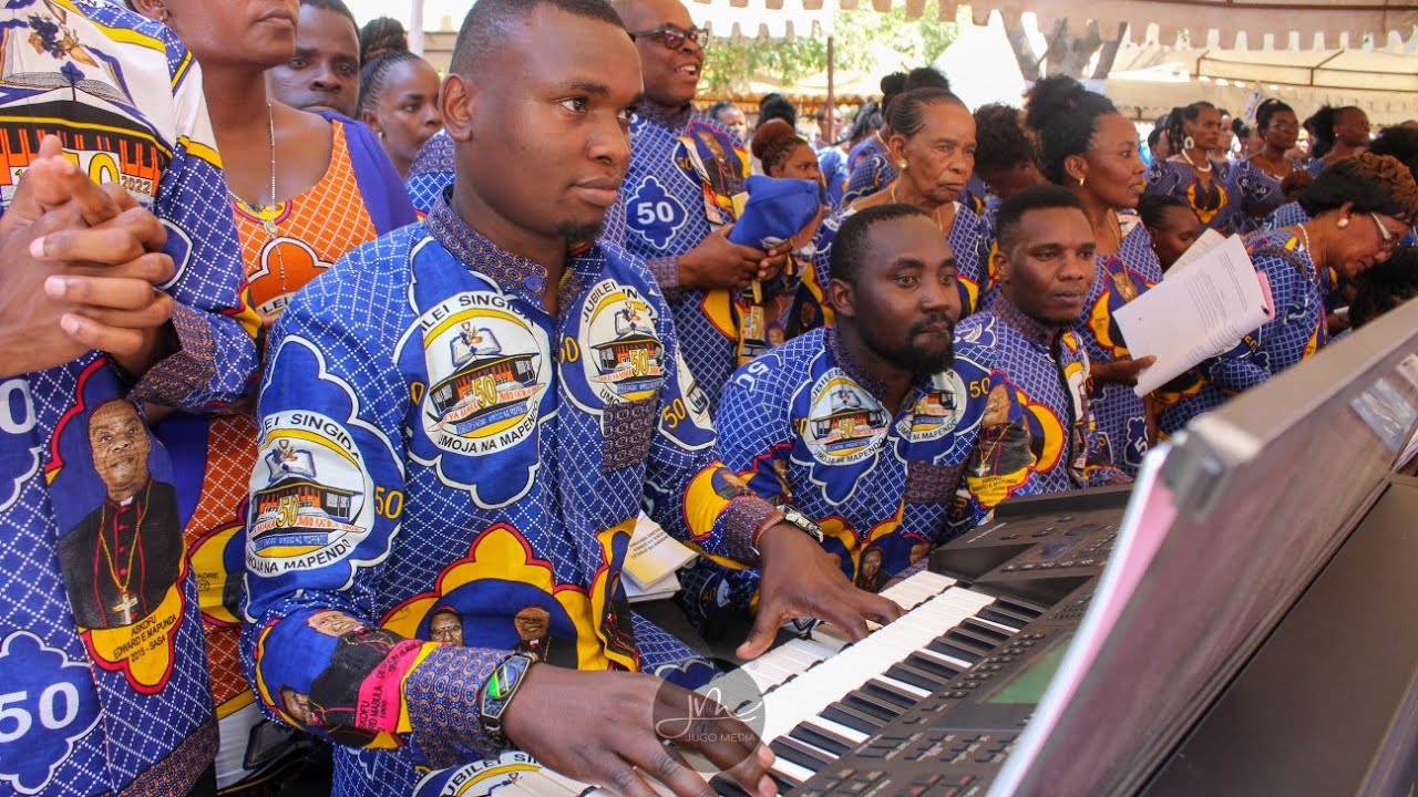 Mbwembwe za Wapiga Vinanda Jubilei Singida,Wapiga Vinanda Viwili kwa ...