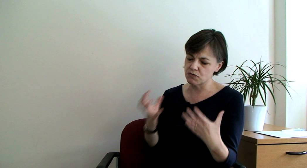 Helen Fleming speaking about the Tesco Knowledge Hub on 2degrees - YouTube