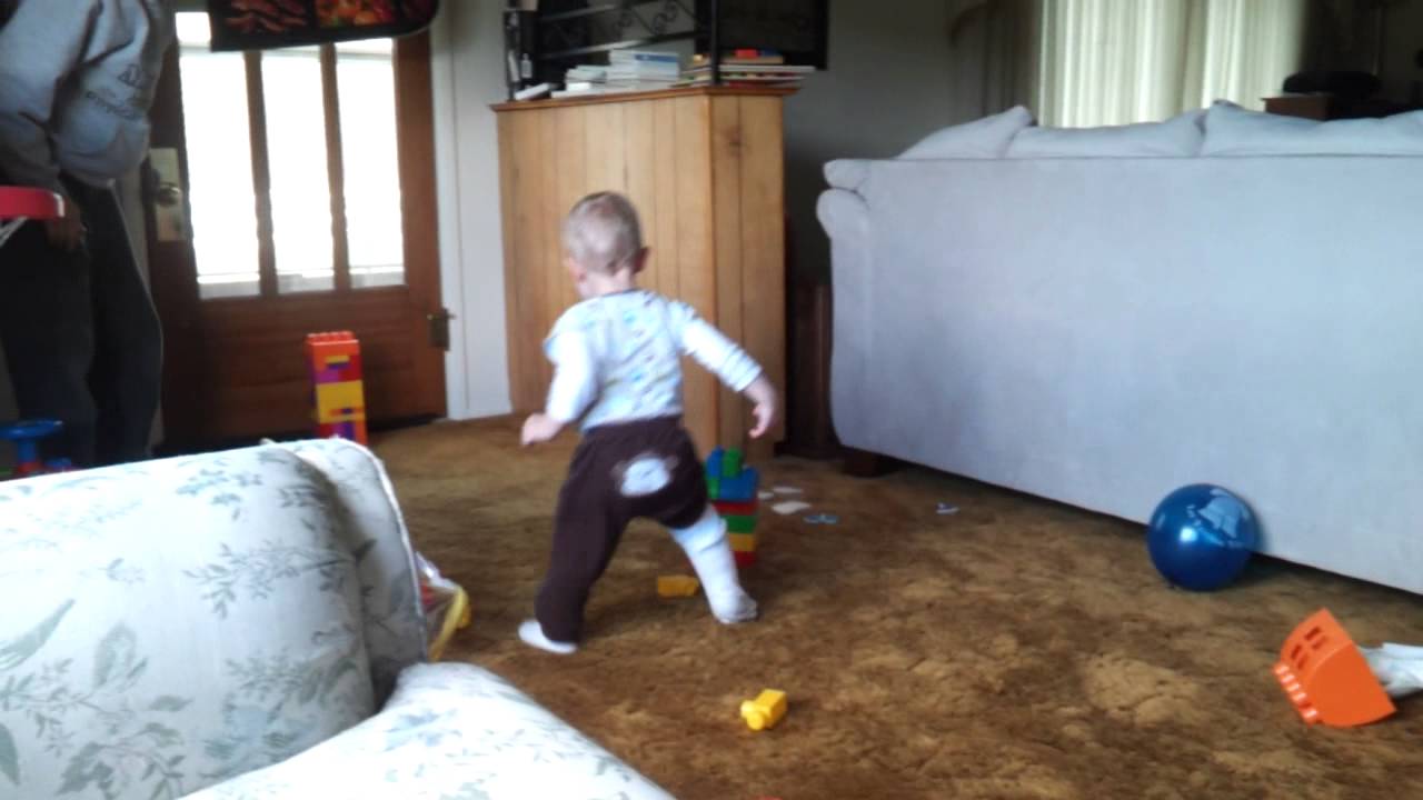 walking with a cast - YouTube