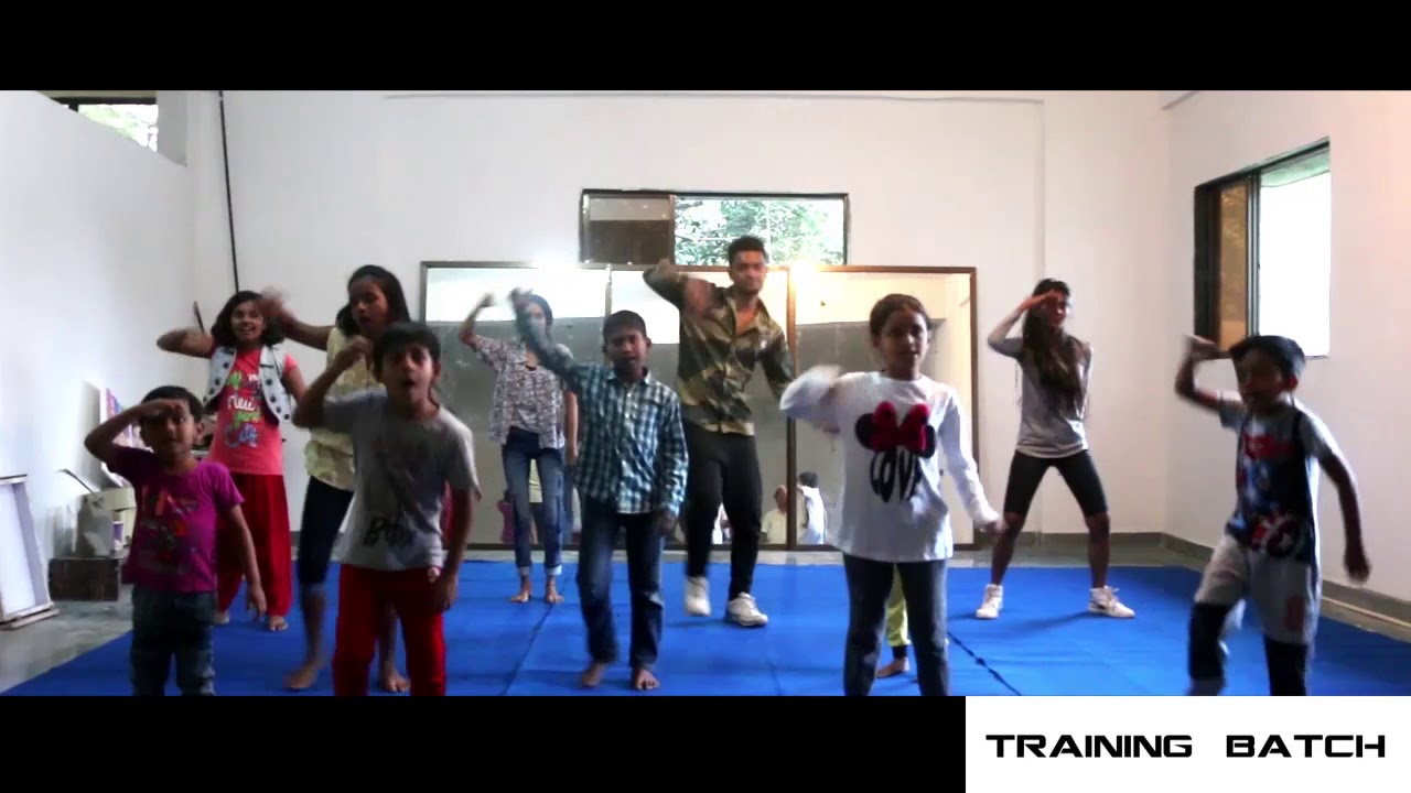 Sandy dance studio, Training dance batch - YouTube