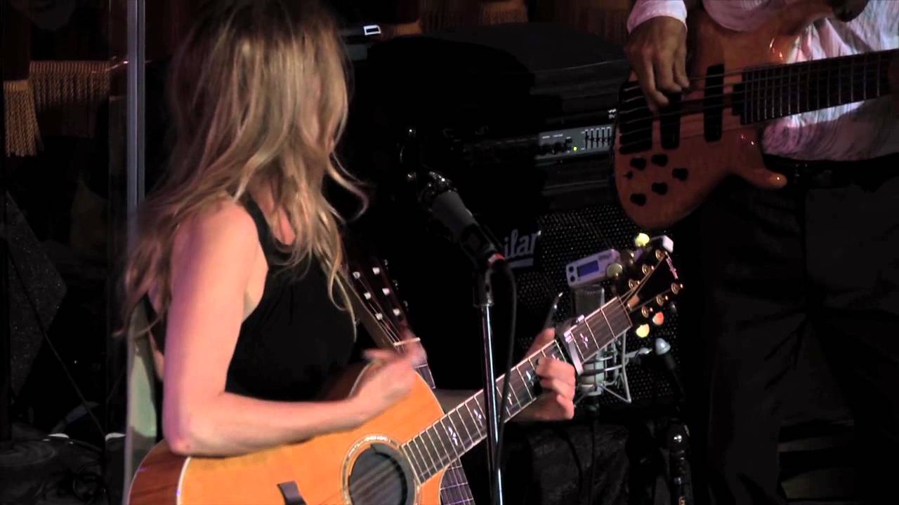 Everything's Gonna Be Alright performed LIVE by Mary Fahl (formerly of ...