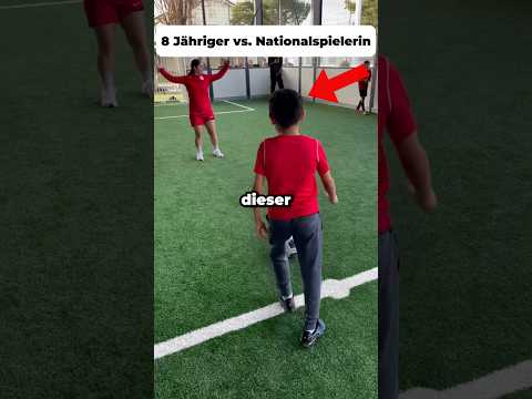 8 Jähriger gegen Nationalspielerin 😳