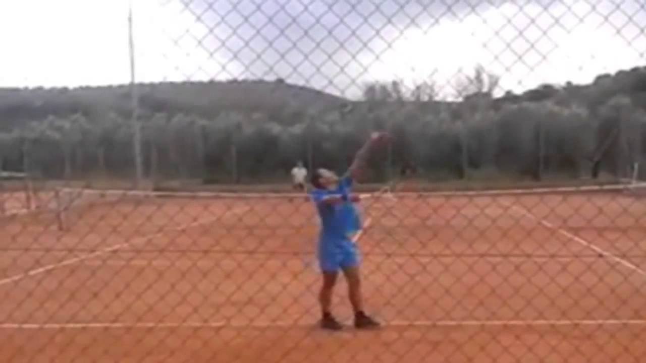 El Saque de Tenis más Raro del Mundo - The Weirdest Tennis Serve of the ...
