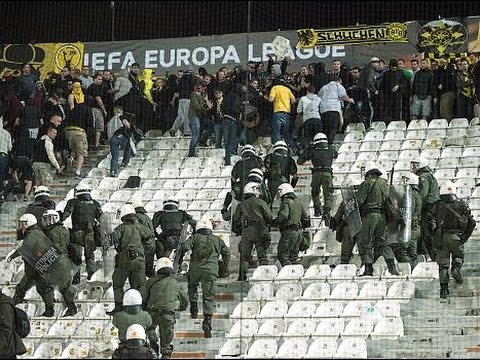 Hooligan riot after PAOK vs. Dortmund (PAOK Saloniki vs. Borussia ...