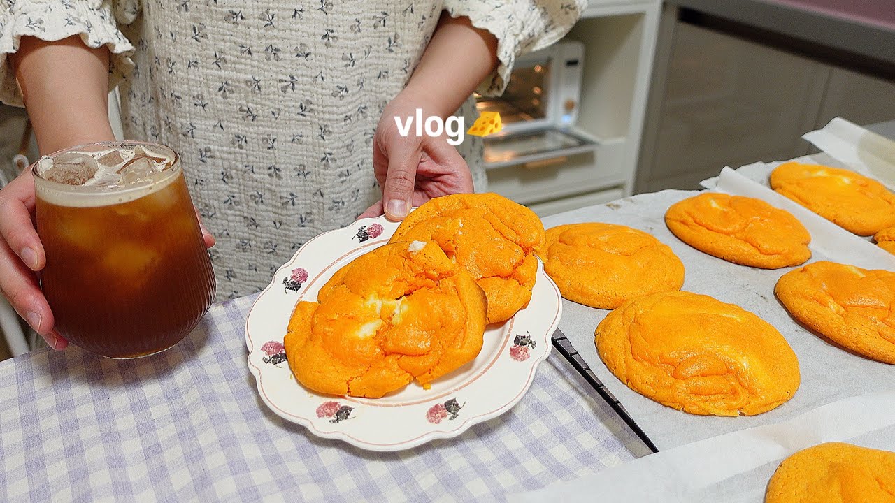 Vlog 다이어트 시작했다가 홈베이킹으로 털리는 자취일상 크림치즈품은 황치즈쿠키🧀 오트밀스콘 알리오올리오 아보카도