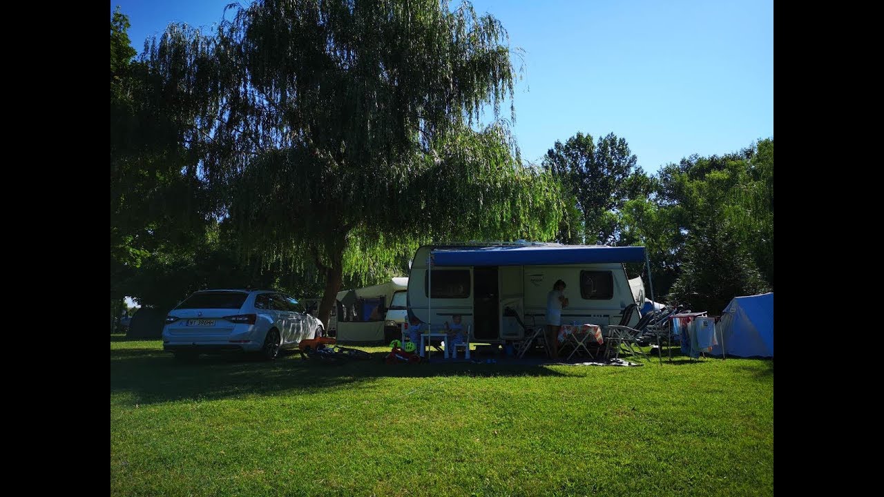 How Do You Say Hello in Hungarian? A Guide to Polite Greetings