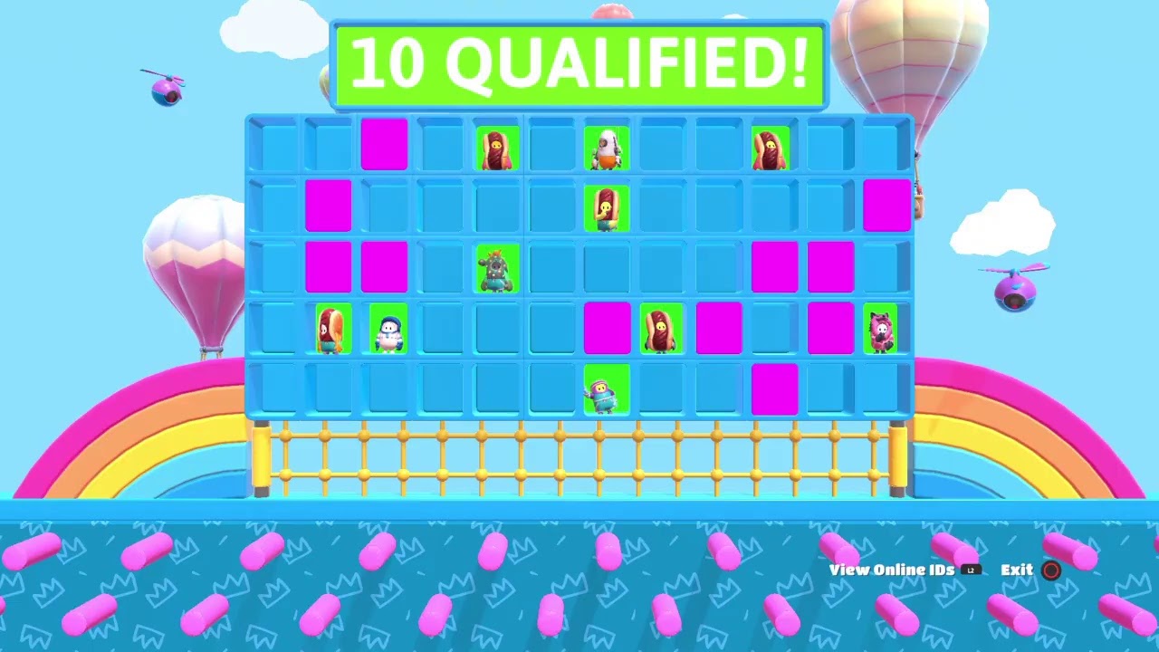 GIRL PLAYING FALL GUYS - YouTube