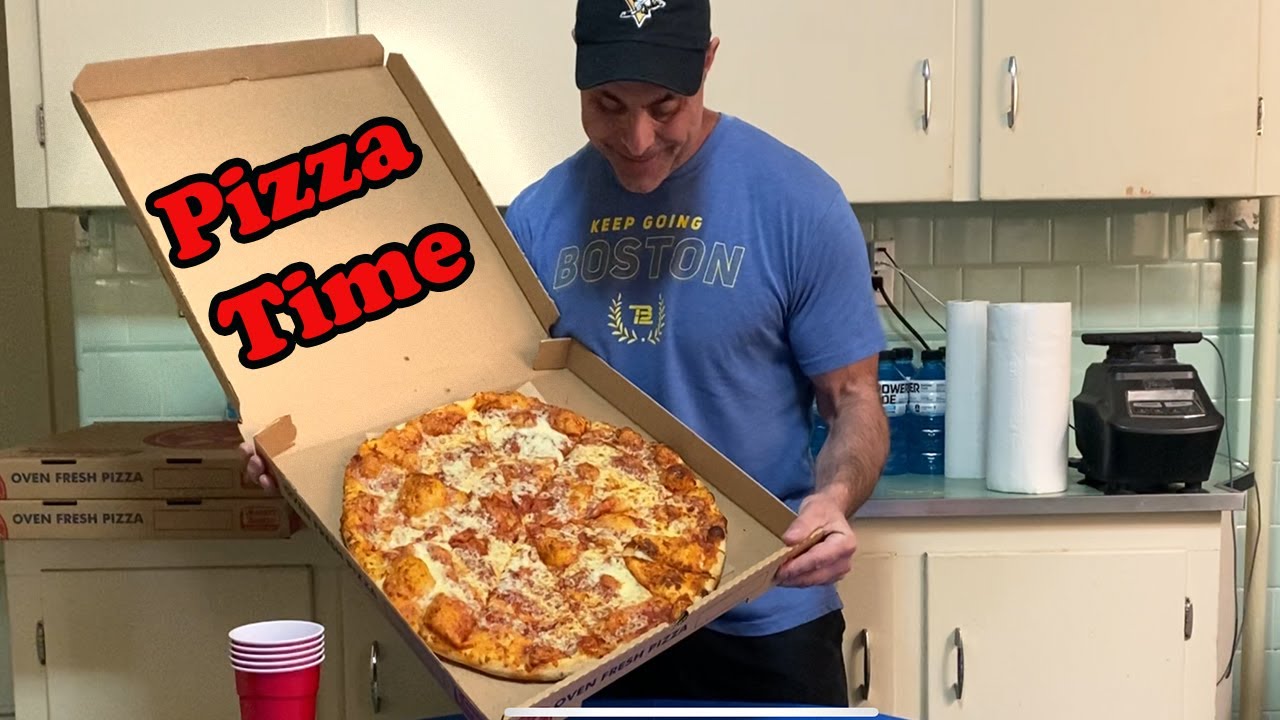 Speed Eating Pizza | Pizza Contest!!! - YouTube