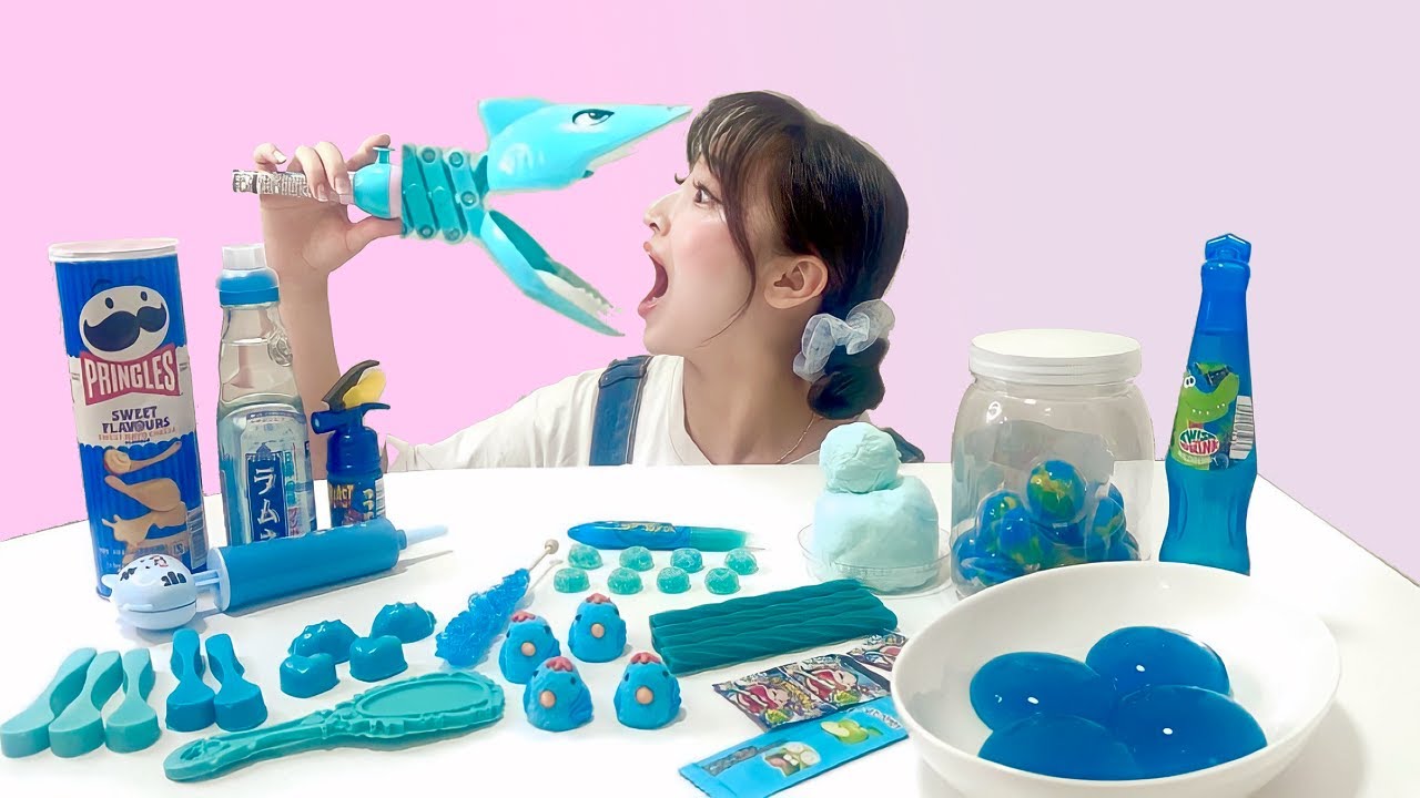 Mukbang Blue Color Jelly Candy Dessert 파란색 음식 먹방 HACO 하코 - YouTube