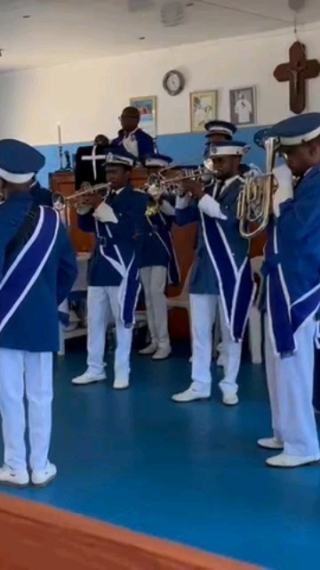 Lona ba ratang ho phela - Father Masango's Brass Band #stj #music - YouTube