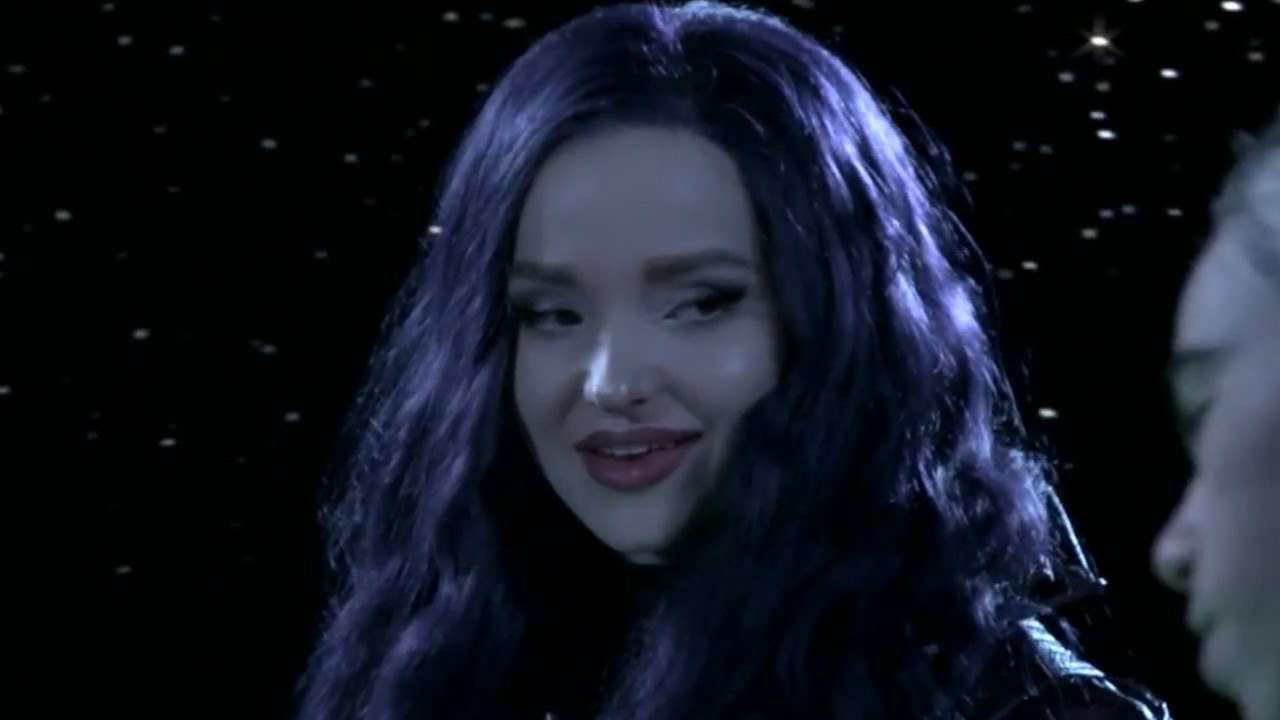 New Descendants 2 Teaser & Dove Cameron Pens Emotional "Liv & Maddie ...