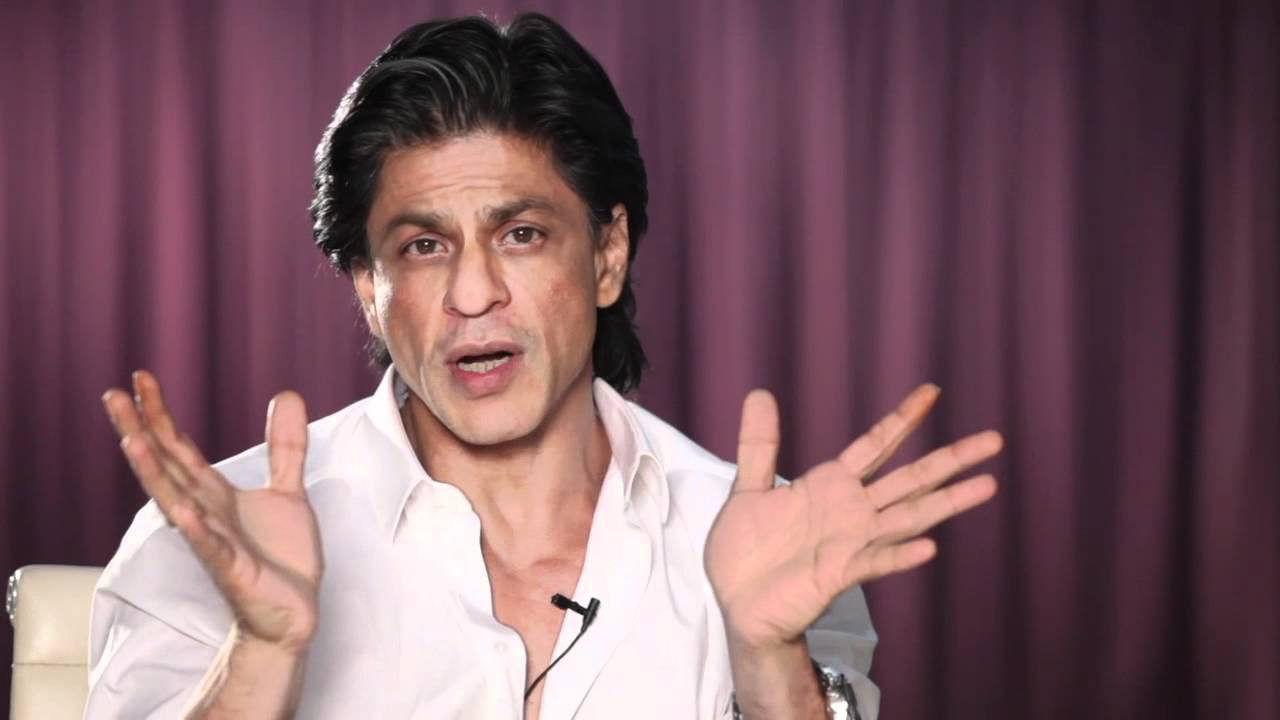 SRK plays double role in Ra.One - Shekhar & G.One - YouTube