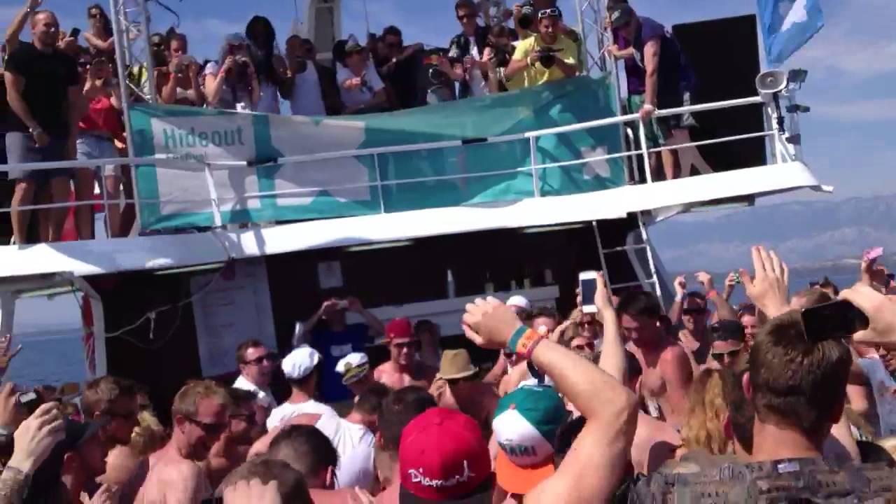 Skream & Benga Boat Party Hideout 2013 Benga Crowd Surf - YouTube