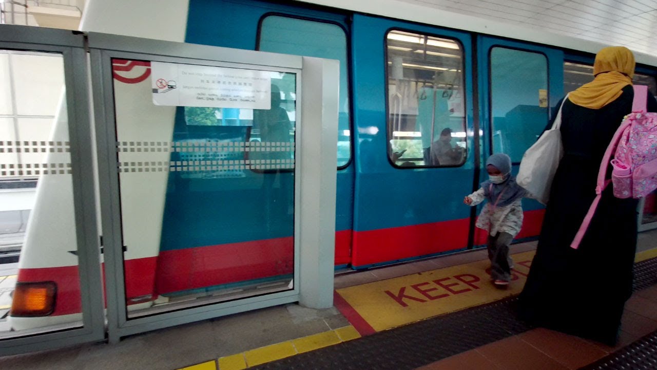 Singapore LRT, MRT ride from Segar to Botanic Gardens train station (1 ...