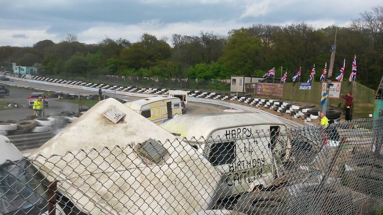 Worthing banger racing - YouTube