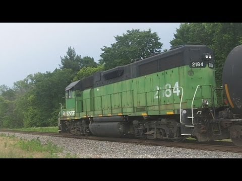 BNSF 2184 Shoves 3 Tank Cars - YouTube