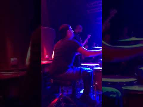 #güvenyüreyi #canlıperformans  Güven yüreyi aldanmam canlı performans- yunus emre uyan drum