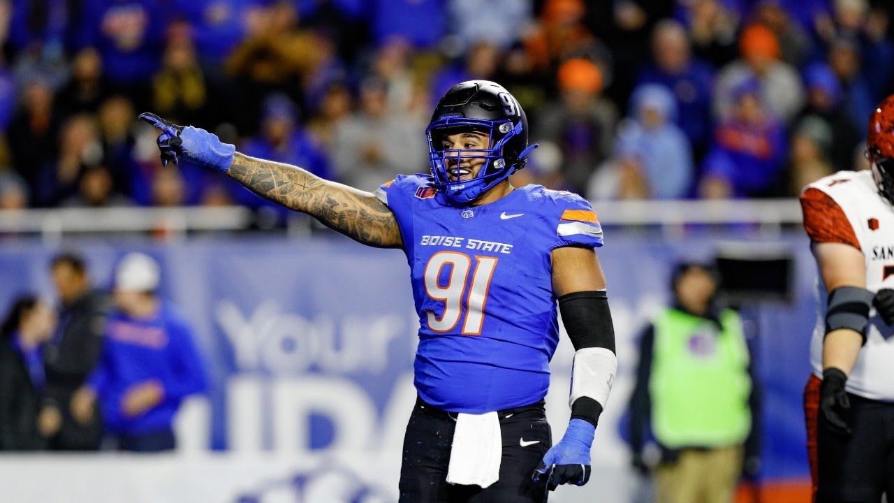 Justin the Jet; Fields Agrees to Deal With Gang Green