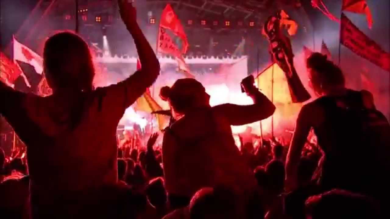 Kasabian - Fire live at Glastonbury 2014 - YouTube
